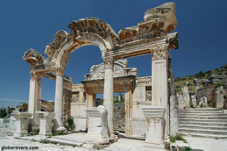 10 Best Ancient Ruins of the Middle East - GlobeRovers